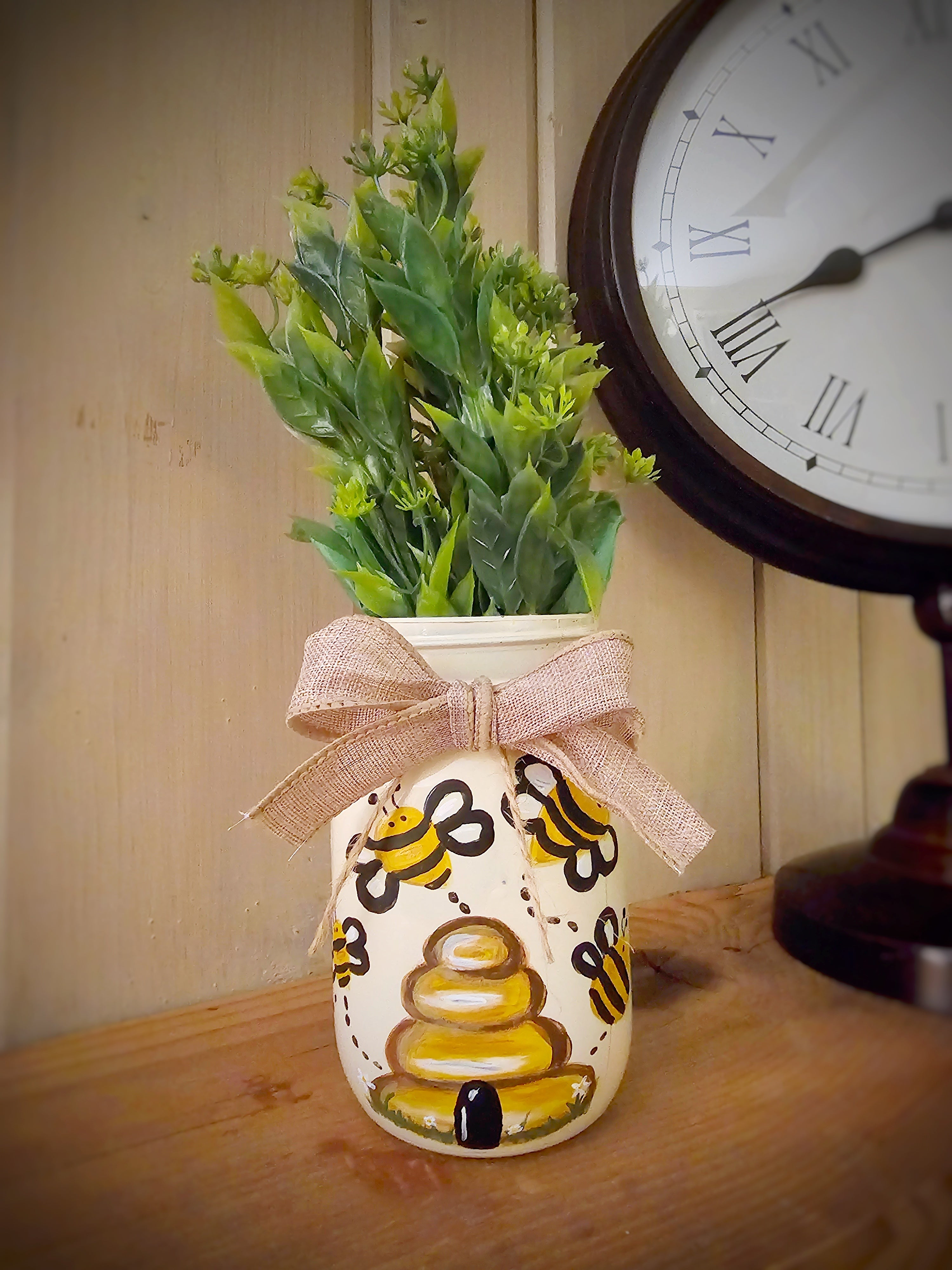 Paint Class: Bees Mason Jar Summer 2025 – Nicole Batt Illustration